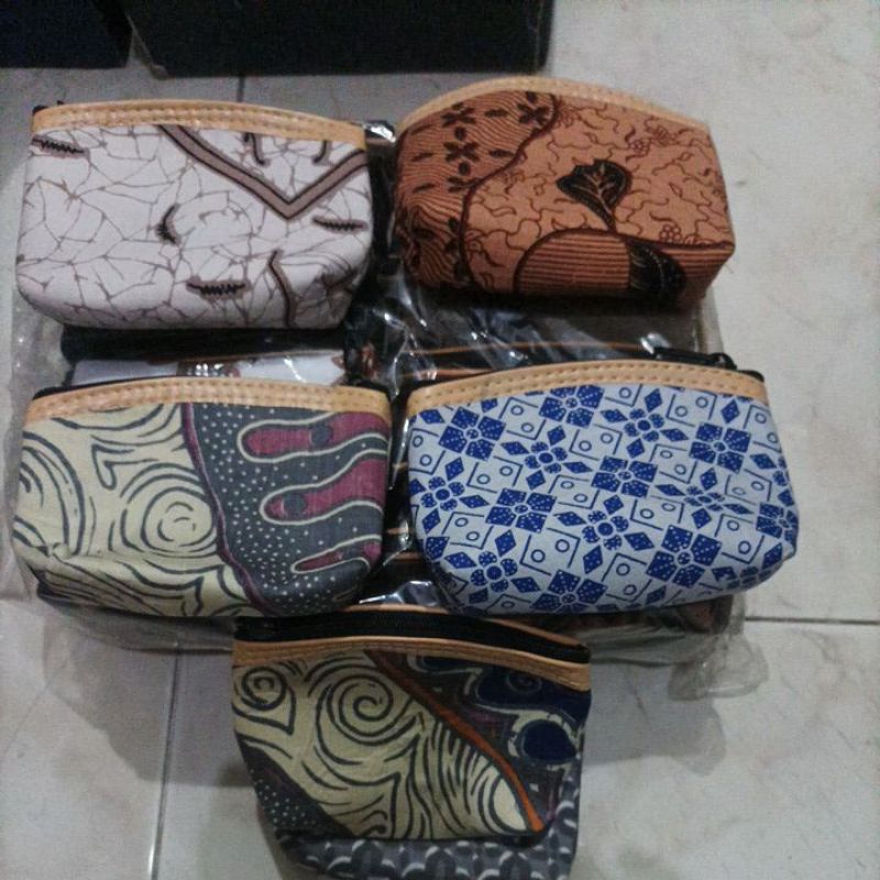 Batik wallet Length 12cm Width 2cm Height 7cm | Shopee Malaysia