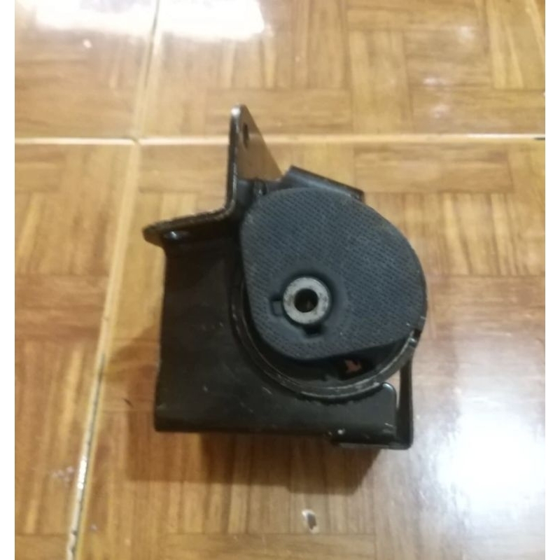 MESIN Engine mounting front left Engine mount karimun wagon R original ...