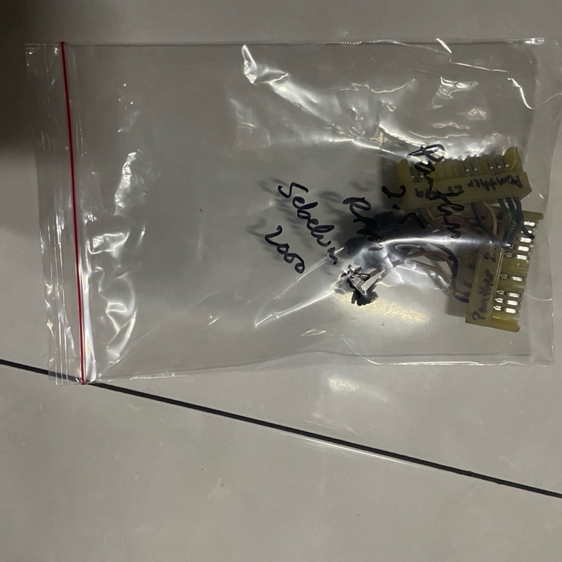 Original 1996-1999 Isuzu Panther 2500cc speedo socket removed from the ...