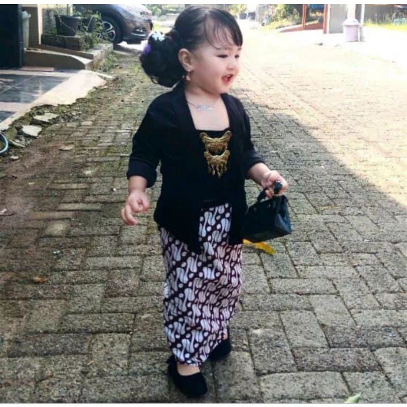 HITAM MERAH PUTIH Plain Black Bludru Kebaya Politikaru Kartini ...