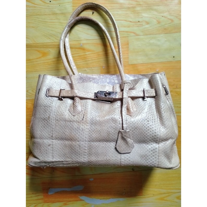 Original albino snake skin bag price 350k | Shopee Malaysia