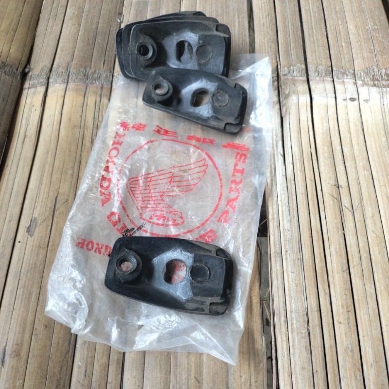 Honda c70 choke clamp bracket | Shopee Malaysia