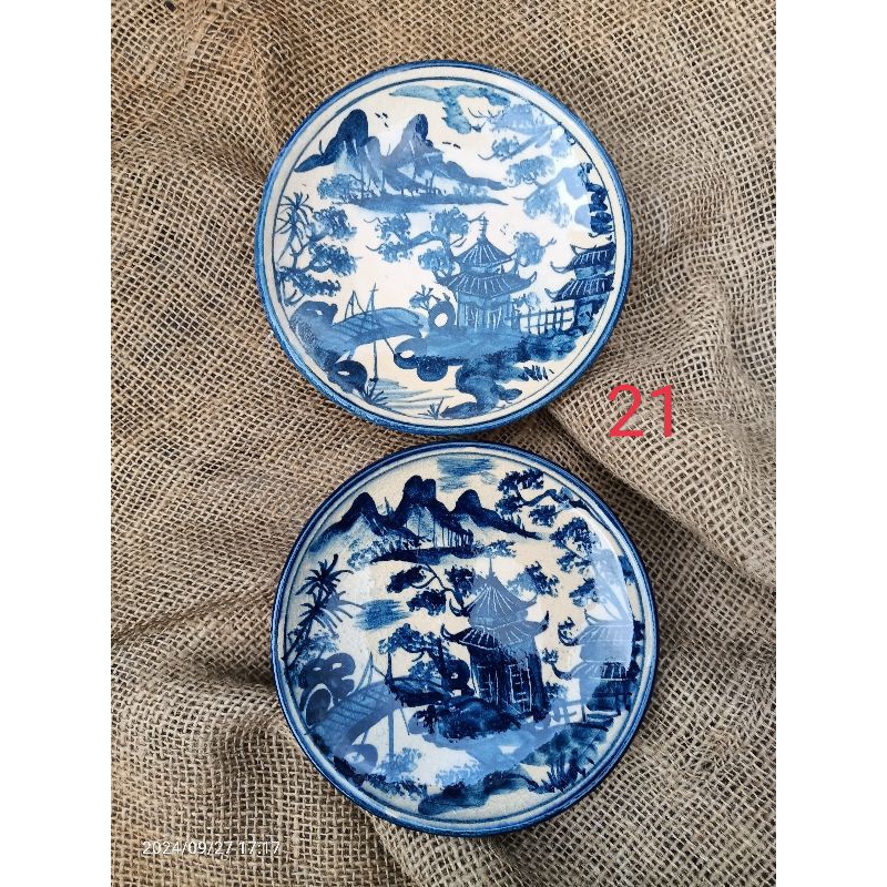 HIASAN DINDING PUTIH 2 ceramic plates painted with blue and white ...