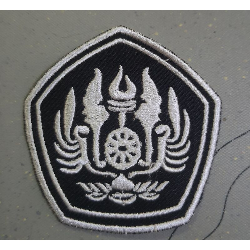 PUTIH HITAM Black and white UNPAD Logo embroidery | Shopee Malaysia