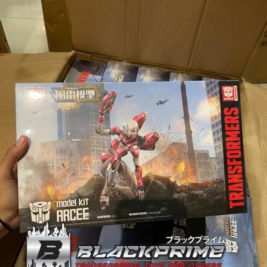 Flame toys Furai Model Arcee Model kit transformers Arce hasbro ...