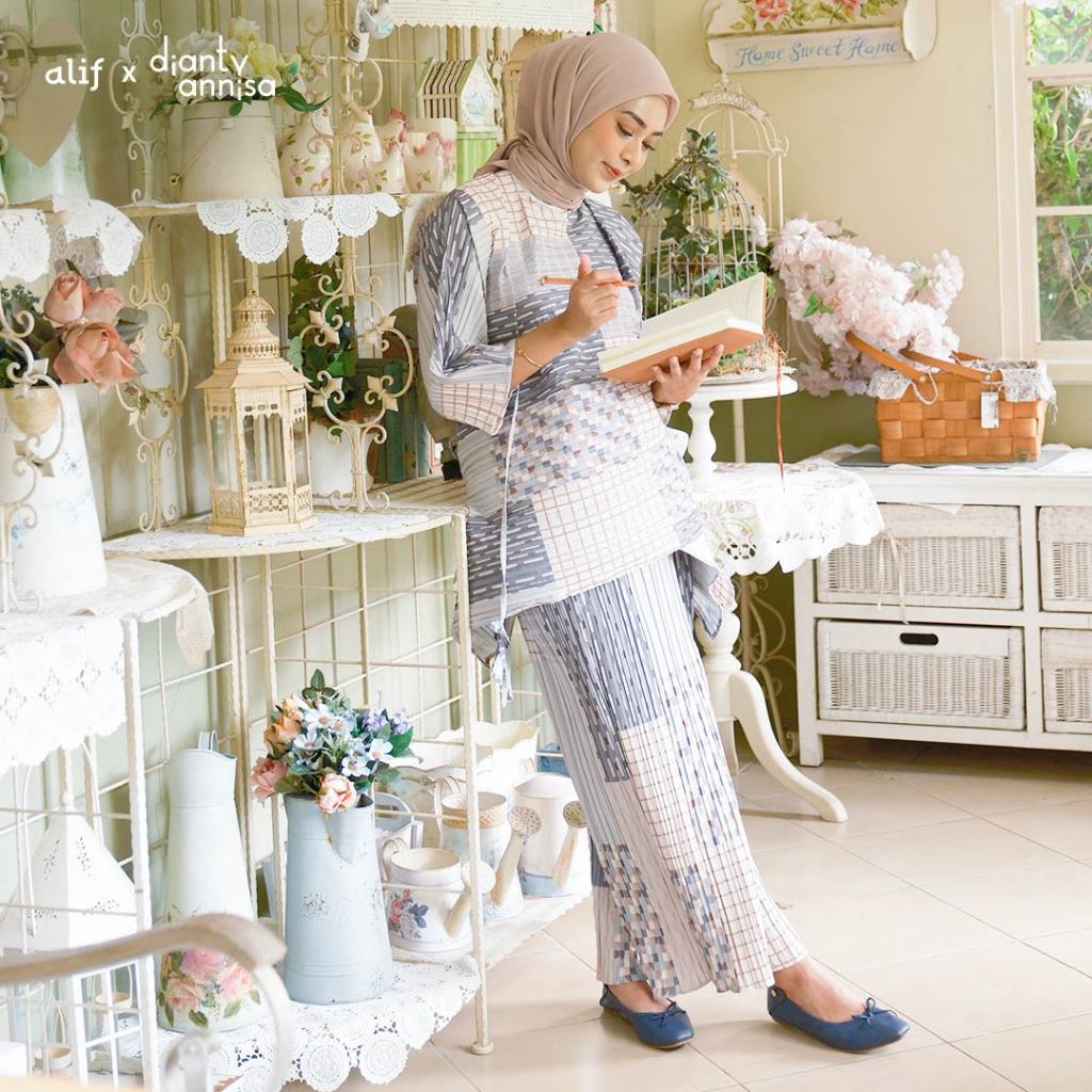 Alif Modern Wear - Allegra Wrap Pants Pleats Motif - Alif x Dianty ...