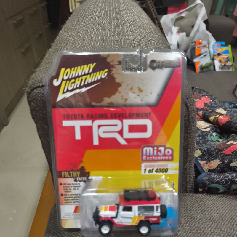 PUTIH Johnny Lightning Toyota Land Cruiser FJ40 TRD White TLC LC ...
