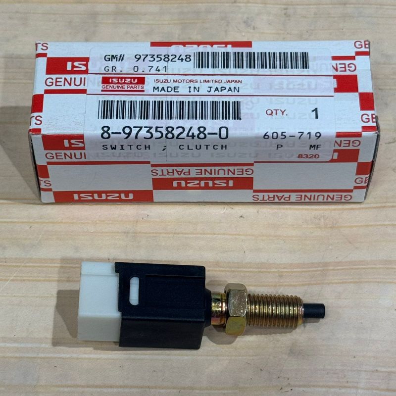 Clutch Switch Car Clutch Switch ISUZU ELF NMR 81 NKR NMR NQR 71 ...