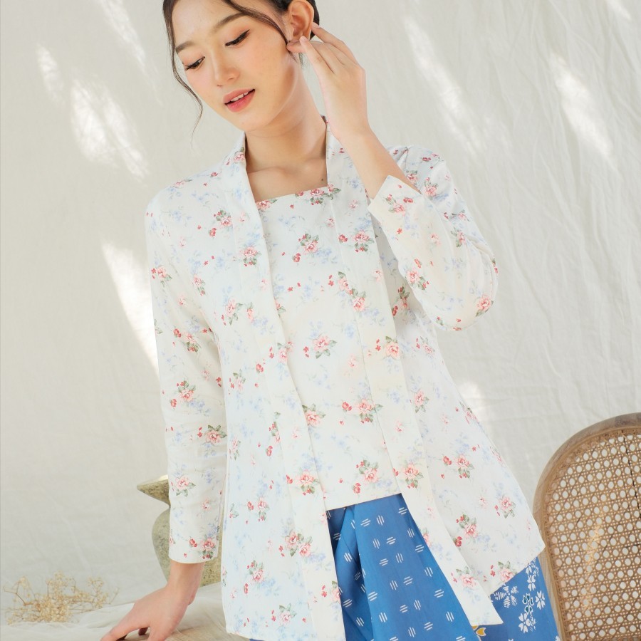 KATUN PUTIH Kebaya clara Long Sleeve Mera White Cotton offwhite ...