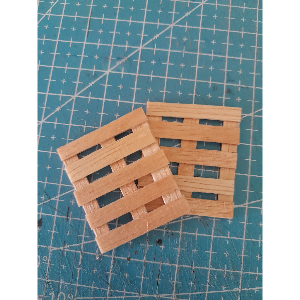 Miniature Pallet diorama Size 1/64 / miniature hotwheels diorama ...