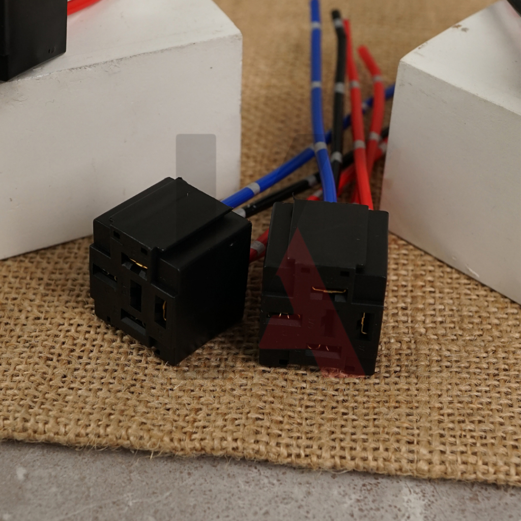Re5p Trailer Socket / Relay Cable Socket / 4 pin foot Bench Relay House ...