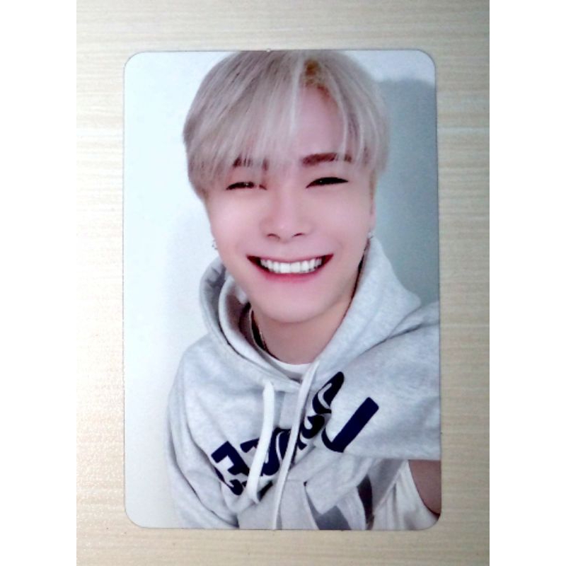 Official Photocard Moonbin ASTRO Album Switch On | Shopee Malaysia