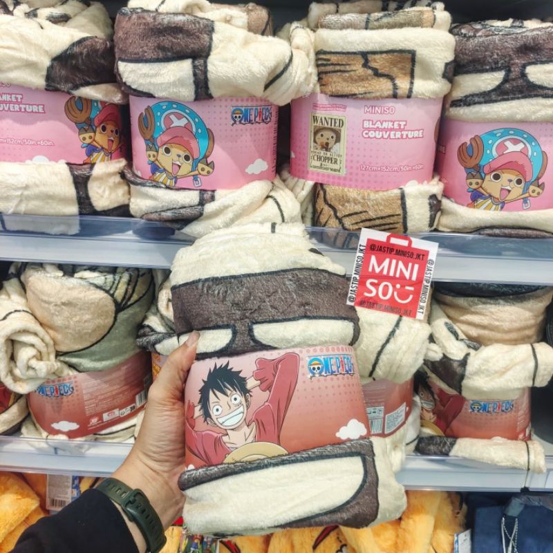 Miniso Extra Large Blanket / ONEPIECE Classic Collection Blanket ...