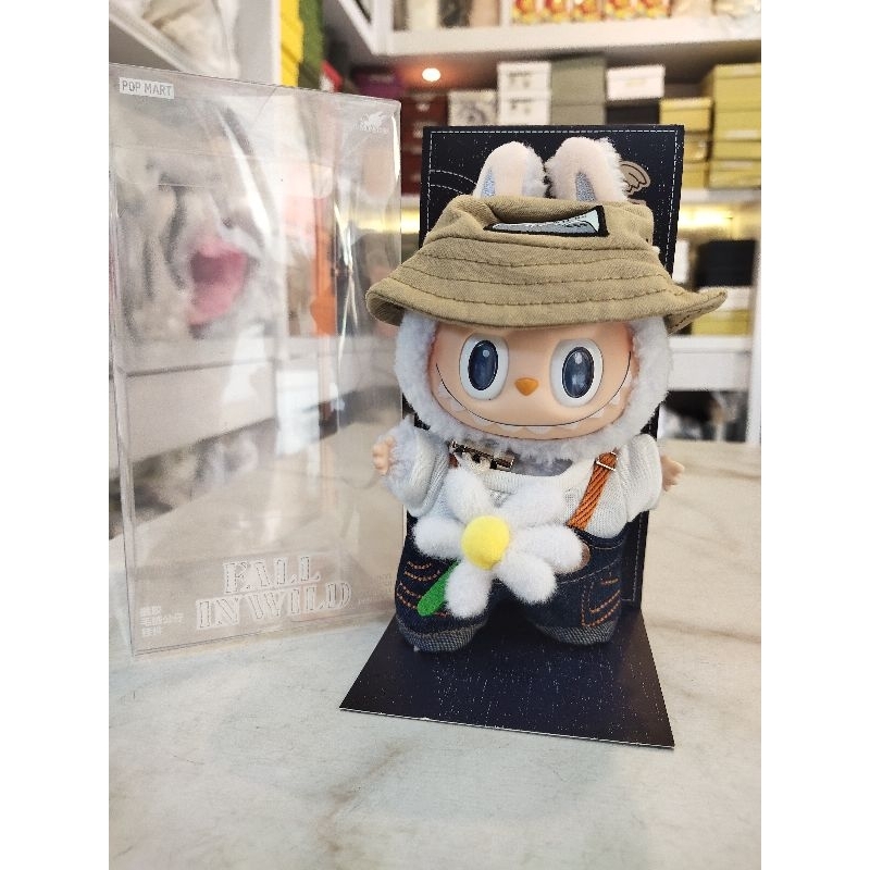 Labubu fall in wild Limited edition | Shopee Malaysia