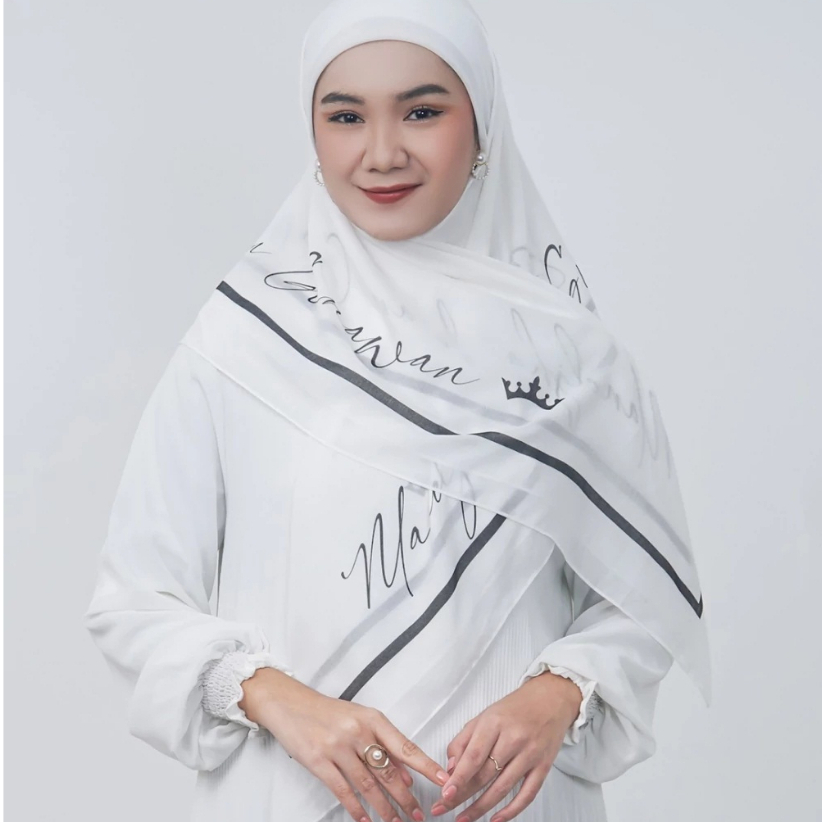 PUTIH Mandjha Mono Basic White Scarf - Premium White Rectangular Hijab ...