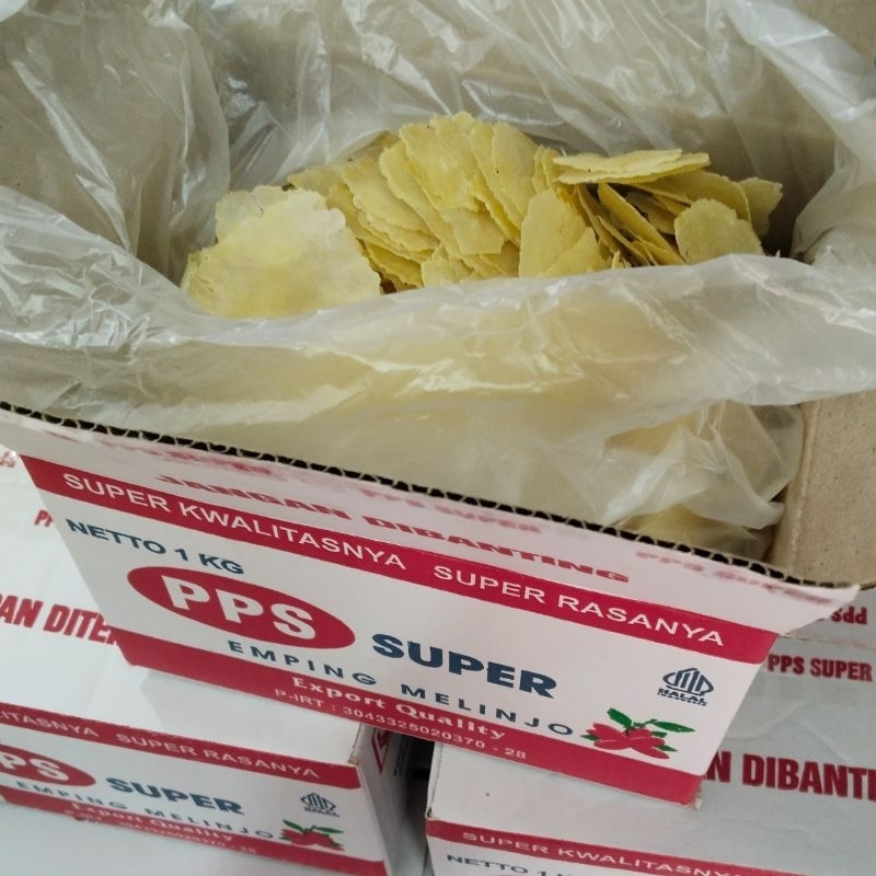 Super thin melinjo chips packaged in 1kg boxes from the pps brand ...