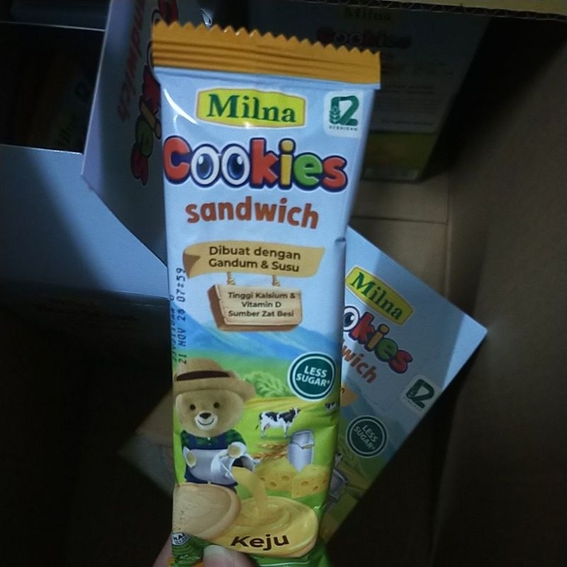 MILNA SANDWICH COOKIES CHEESE | Shopee Malaysia