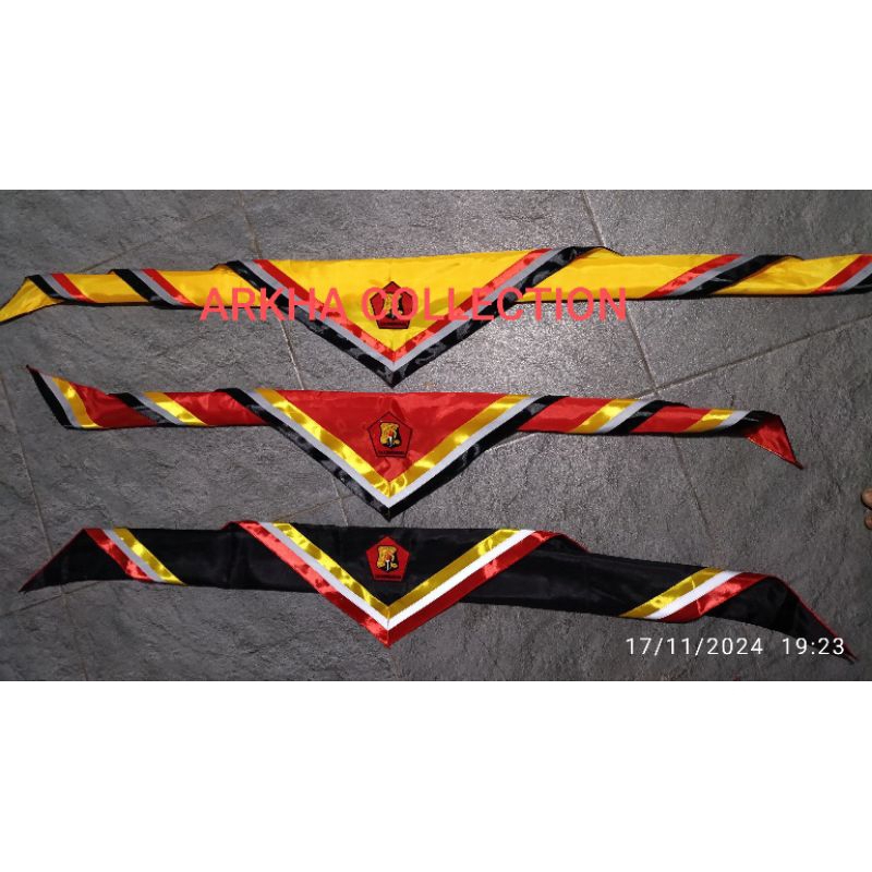 MINIMAL Scout SCRAF COMBINATION OF LISS ON + COSTUME EMBROIDERY ...