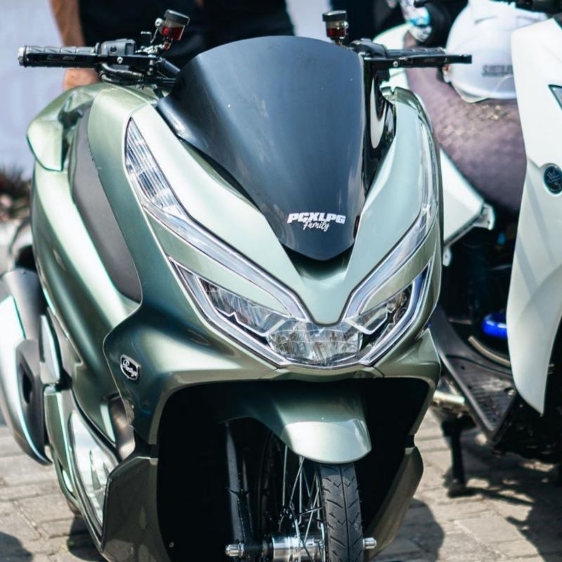 Windhield PCX 150 flat standard model. The PCX 150 visor is short and 3 ...