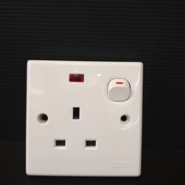 Boss Ac Clipsal Outbow Socket Set / 3 Pin Clipsal Ac Light Plug ...