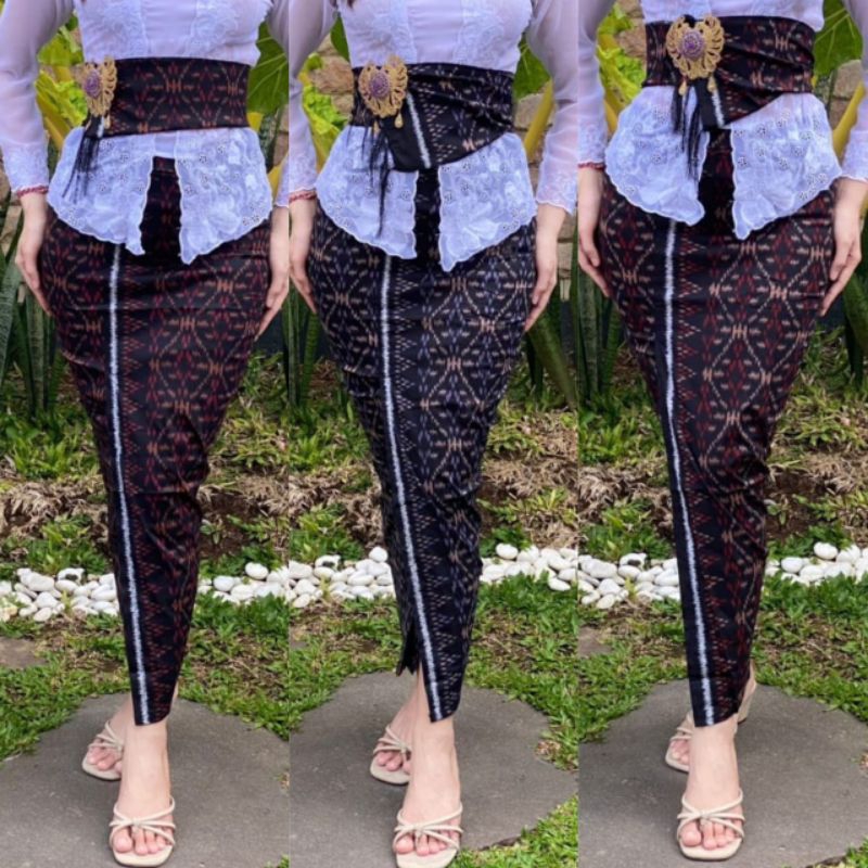 Kamen becomes Strait kamen becomes a batik kebaya|Traditional ...