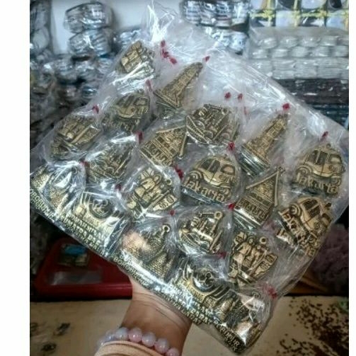 GANTUNGAN (100pcs) Indonesian Keychain Souvenirs, icon sumatra ...