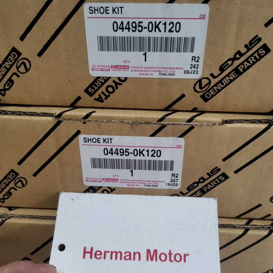 Rear BRAKE pads BRAKE SHOE FORTUNER gen1,2,3 & Hilux ORIGINAL TOYOTA ...