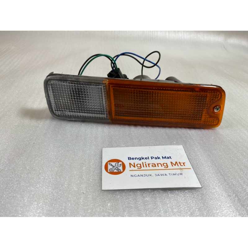 Mitsubishi L200 strada bumper assy turn signal light on the left ...