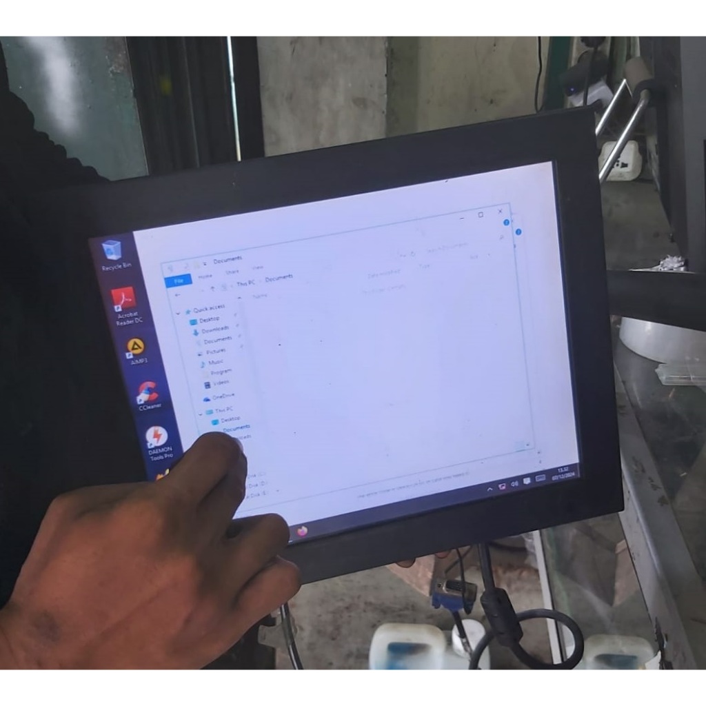 LAYAR Quality 12 INCH TOUCH SCREEN OR TOUCH SCREEN | Shopee Malaysia