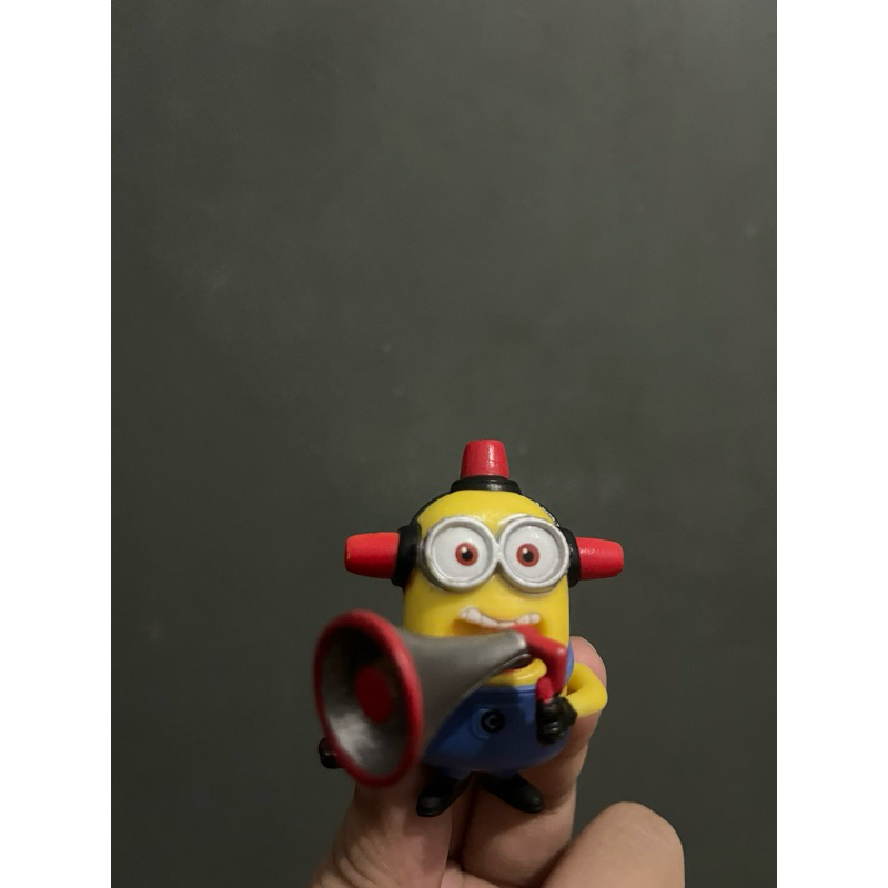 Mixed figures of McD brands etc. hello kitty // Minions figures ...