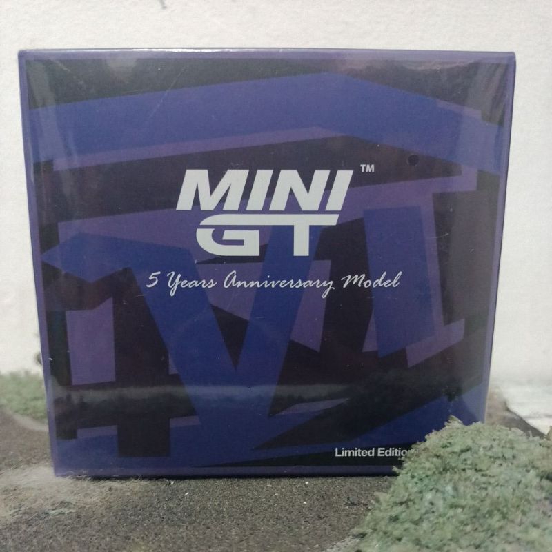 Mini GT 446 Nissan Skyline GT-R V-Spec II Digital Camouflage Purple ...