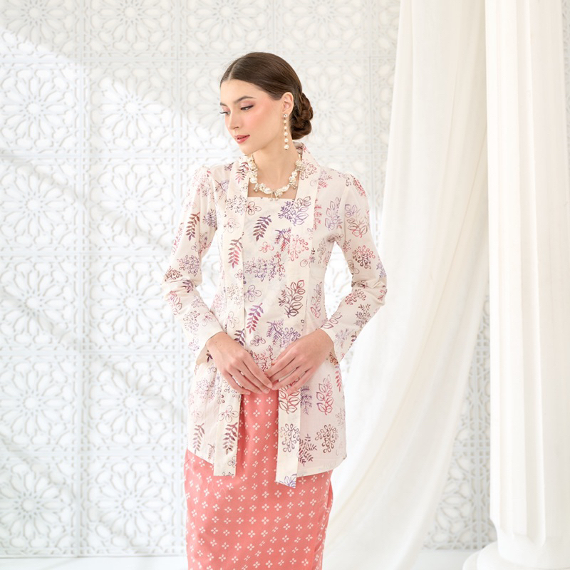 Cap Batik Kebaya / Vintage Purdue Kebaya / Application Kebaya | Shopee ...