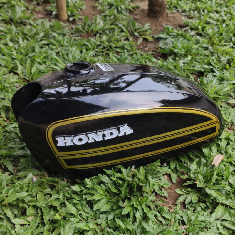 HITAM Cb125 std black tank with gold list/ CB 125 tank, standard black ...