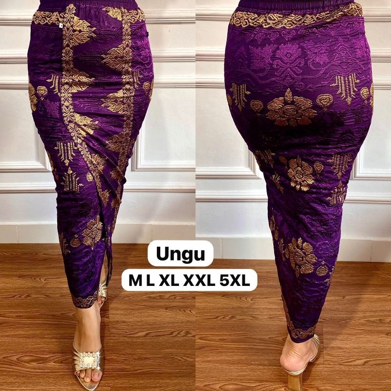 Kamen becomes embroidered with saraswati motif // traditional Balinese ...