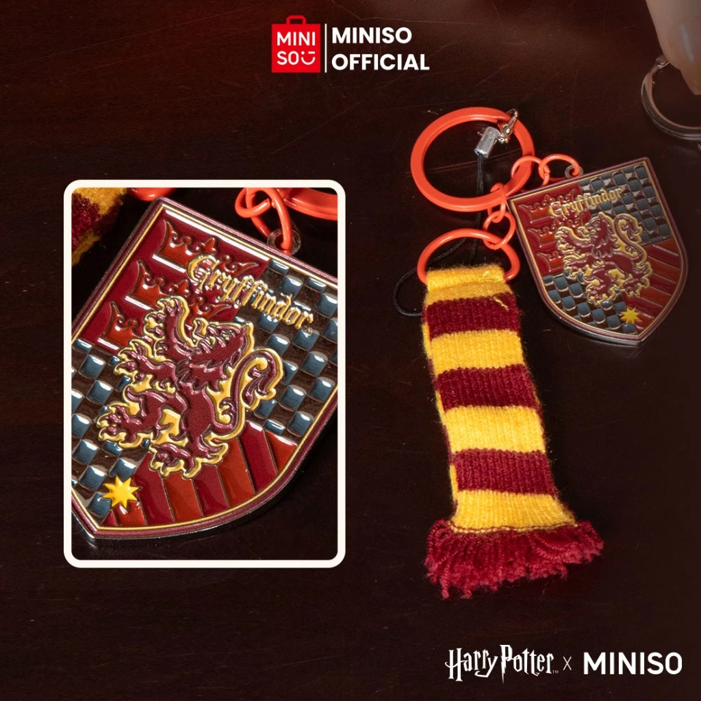 GANTUNGAN Official Miniso x Harry Potter Harry Potter scarf key chain printed with Gryffindor ...