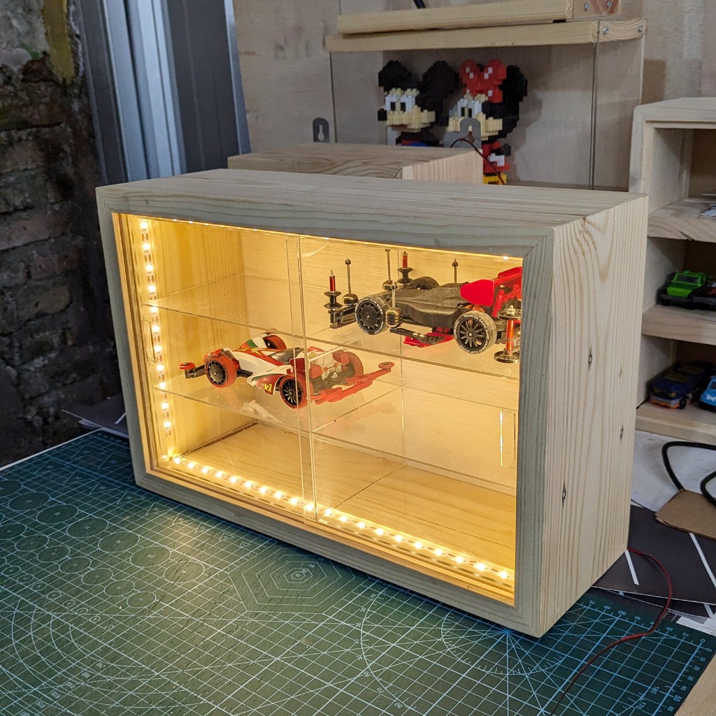 KAYU Tamiya Display Rack contains 6 acrylic combination of Dutch teak ...