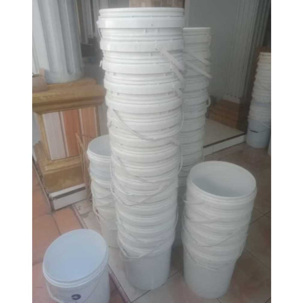 Used Paint Bucket 25Kg 25 Liter And Complete Lid With 20Kg 20 Liter ...