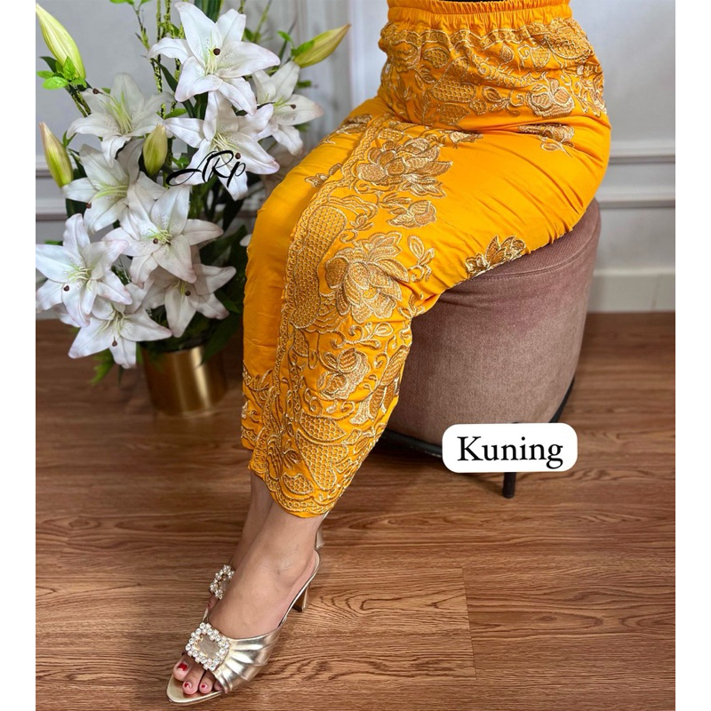 Kamen EMBROIDERED TUMPAL | Shopee Malaysia