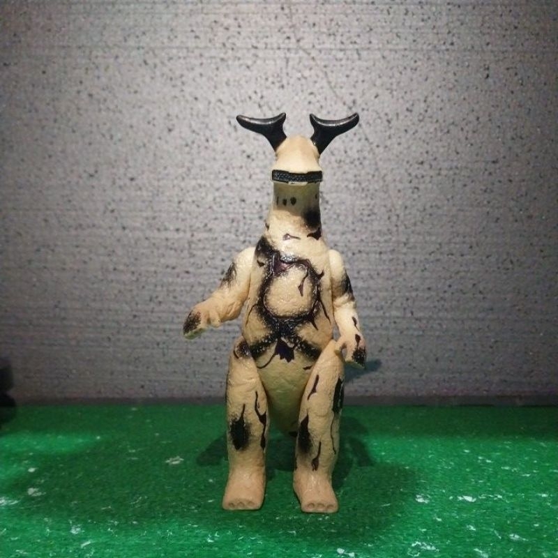 Ultraman Kaiju Eleking Vintage Figure 1983 Bandai | Shopee Malaysia