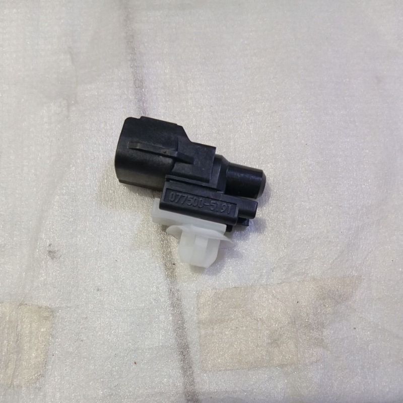 Original innova fortuner water temperature switch sensor | Shopee Malaysia