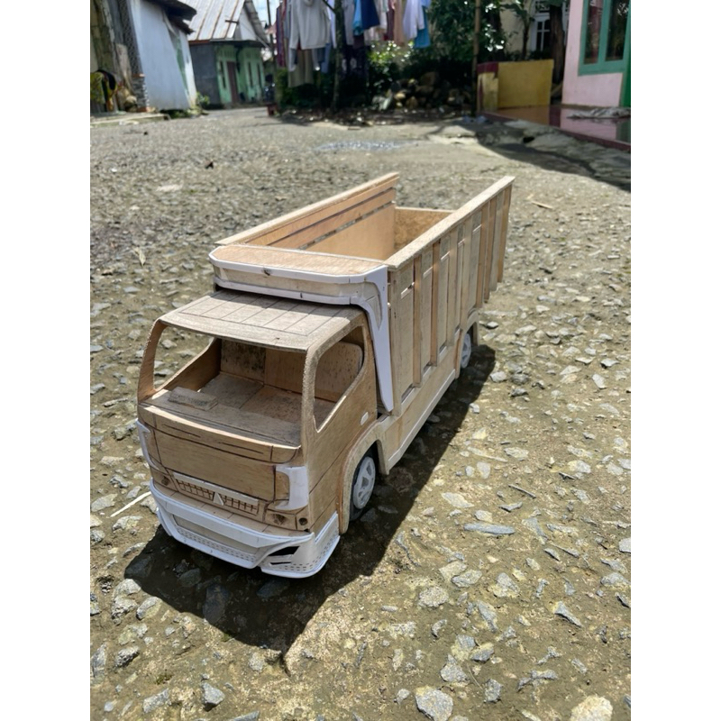 14 scale Canter truck/ shaking truck/ miniature truck | Shopee Malaysia