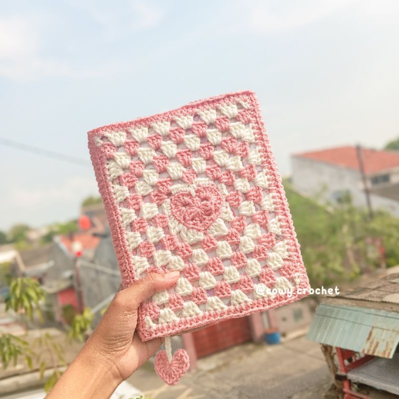 COWY Crochet - Love, Hati, Heart, viral tiktok Granny Square / Binder ...