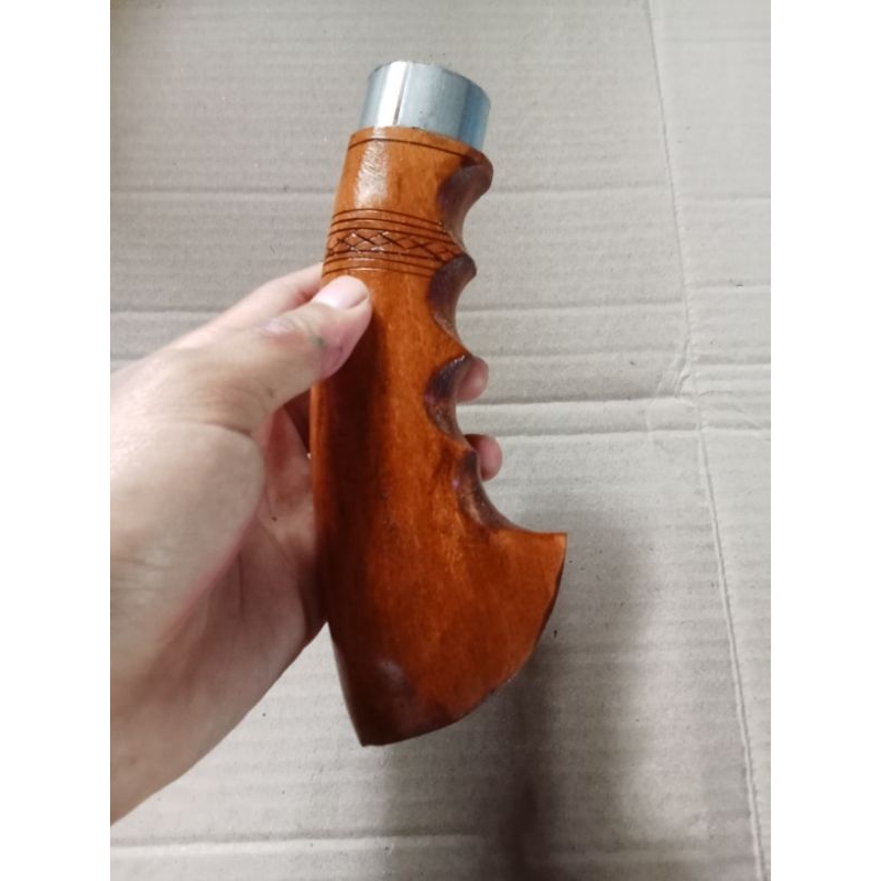 The mahogany finger motif handle has been polished | Shopee Malaysia