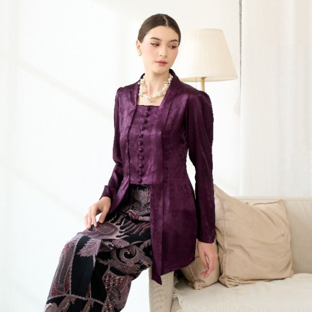 Classic Kulaka Kebaya/Silk Emboss Kebaya/Plain Kutubaru/Batik Skirt ...