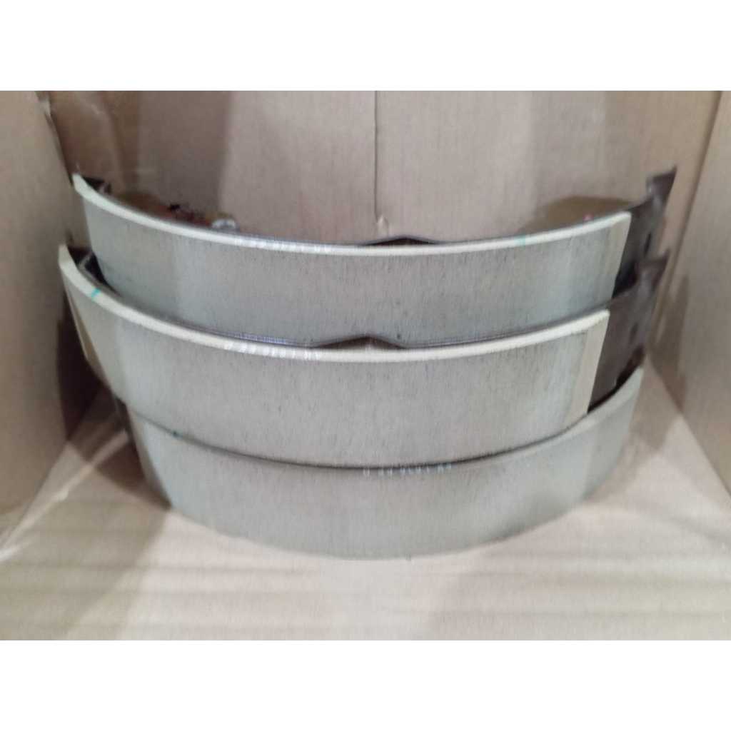 Brakeshoe rear brake lining xenia avanza rocky raize (daihatsu high ...