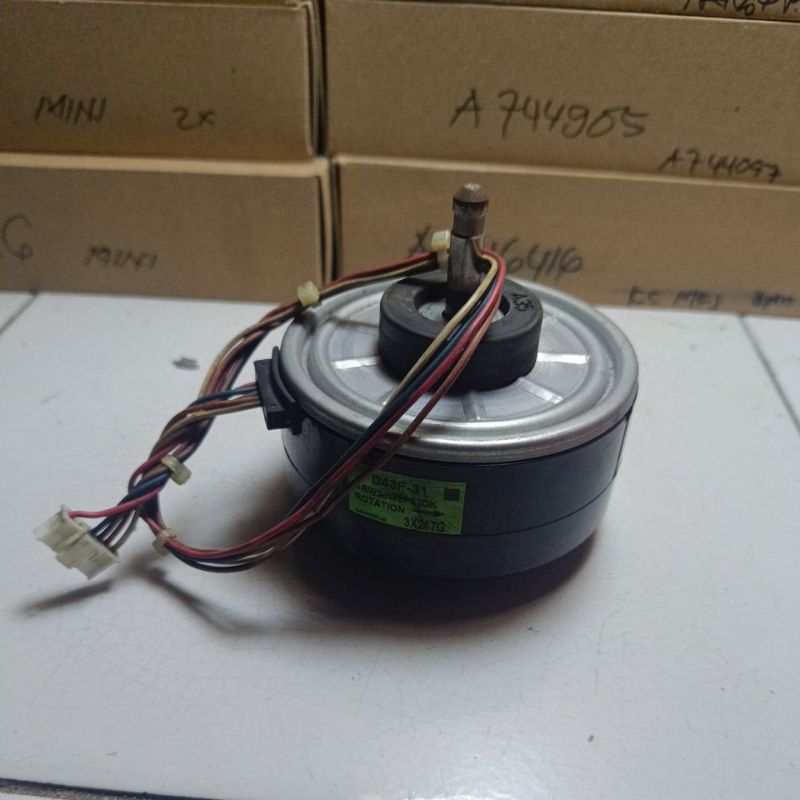 Daikin AC indoor fan motor 2pk | Shopee Malaysia