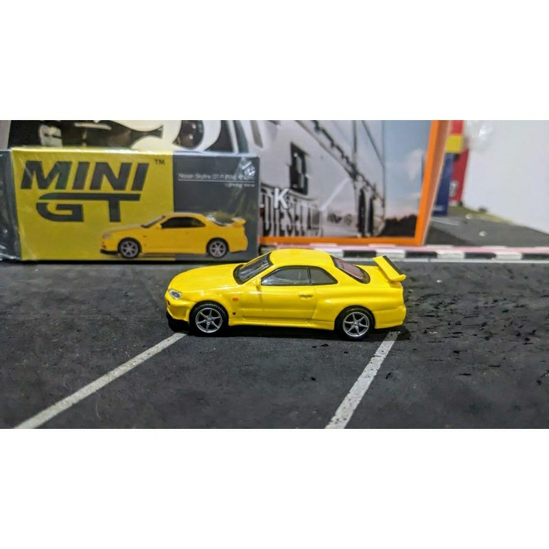 Diecast Mini GT Nissan Skyline GTR R34 VSpec Lightning Yellow no 762 ...