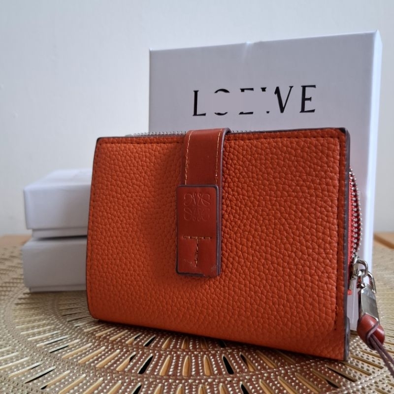 Lowe Women's Folding Wallet (includes box & dustbag) | Shopee Malaysia