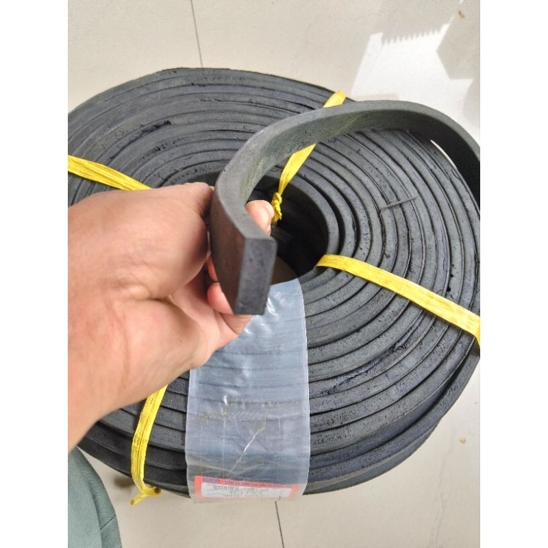 Universal Car Seat Sponge Rubber 3 x1 cm Price/meter | Shopee Malaysia