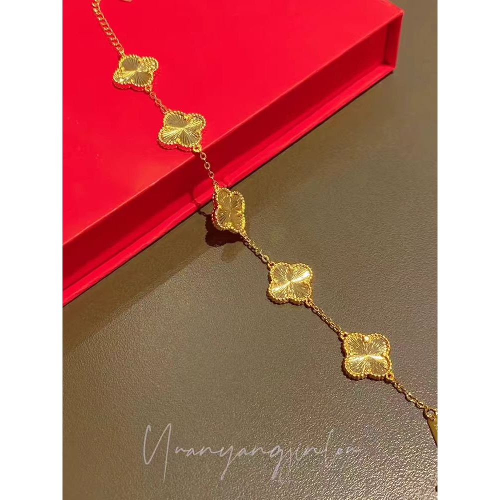 Clover Bracelet Clover Bracelet 17K Gold Plated Titanium Bracelet Gold ...